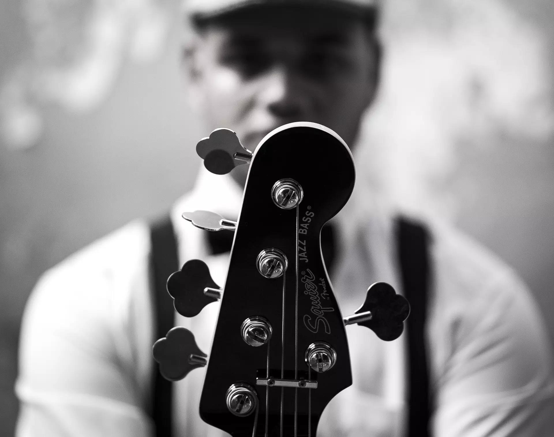 11 Razões para você aprender a tocar Baixo | Superprof